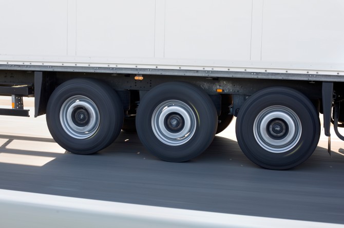 Wie funktioniert das Lkw-Mautsystem in Deutschland?