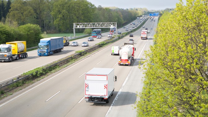 Wie funktioniert das Lkw-Mautsystem in Deutschland?